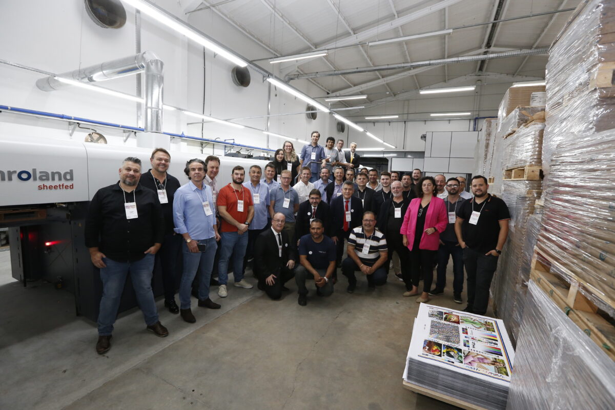 Manroland Sheetfed and Ótima Gráfica host Open House Event in Brazil - Japanese