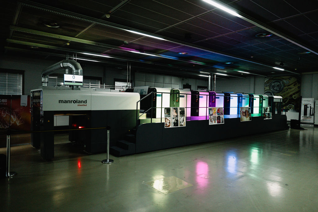 Headquarters Hosts World Tour Germany - Manroland