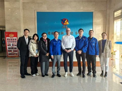 Mr. Kern, CEO of manroland, successfully concluded his visit to China ...